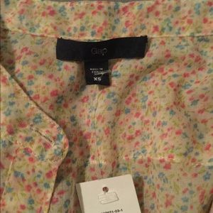 GAP | Tops | Floral Button Up By Gap | Poshmark
